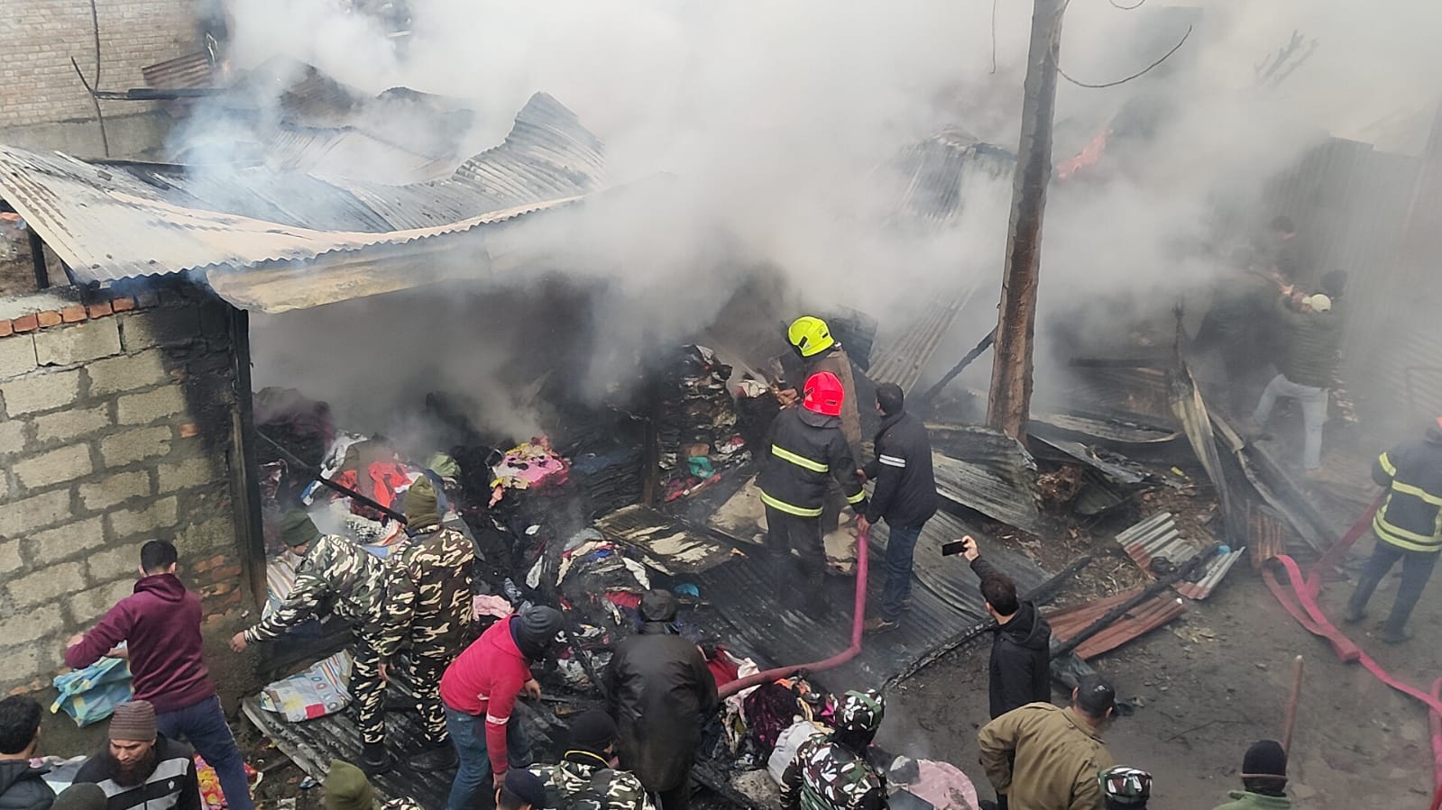 Three goods store damaged in fire mishap in Batamaloo Sgr – Asian News Hub