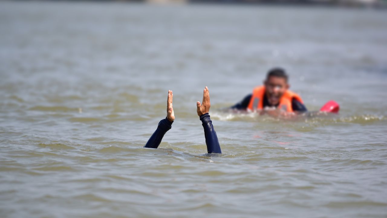 Minor girl slips into Nallah in Budgam, dies – Asian News Hub