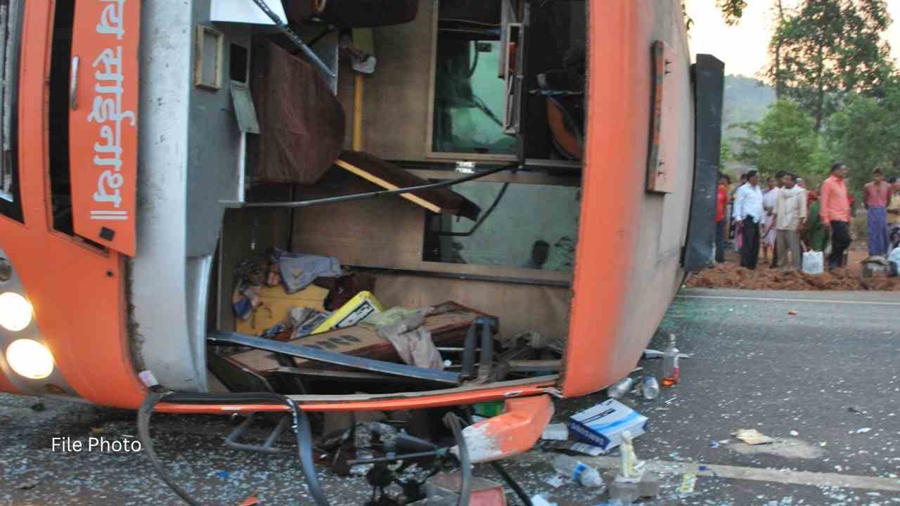 Soldier dies, 9 injured as army vehicle skids off road in Anantnag ...